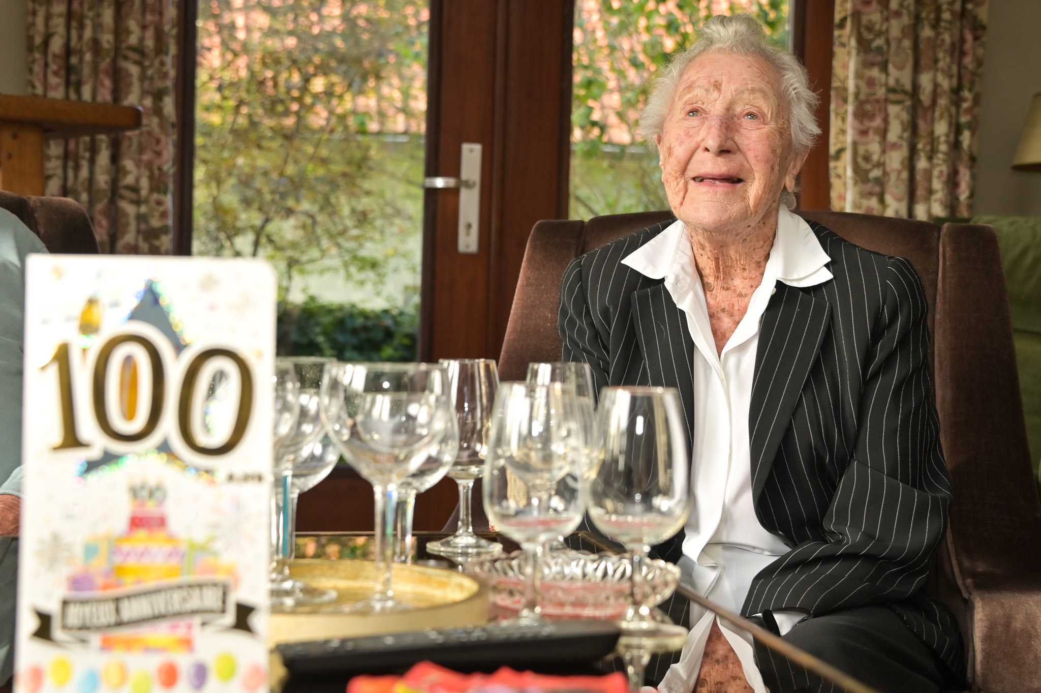 Lucienne Van Geel blies honderd kaarsjes uit | Tij-dingen