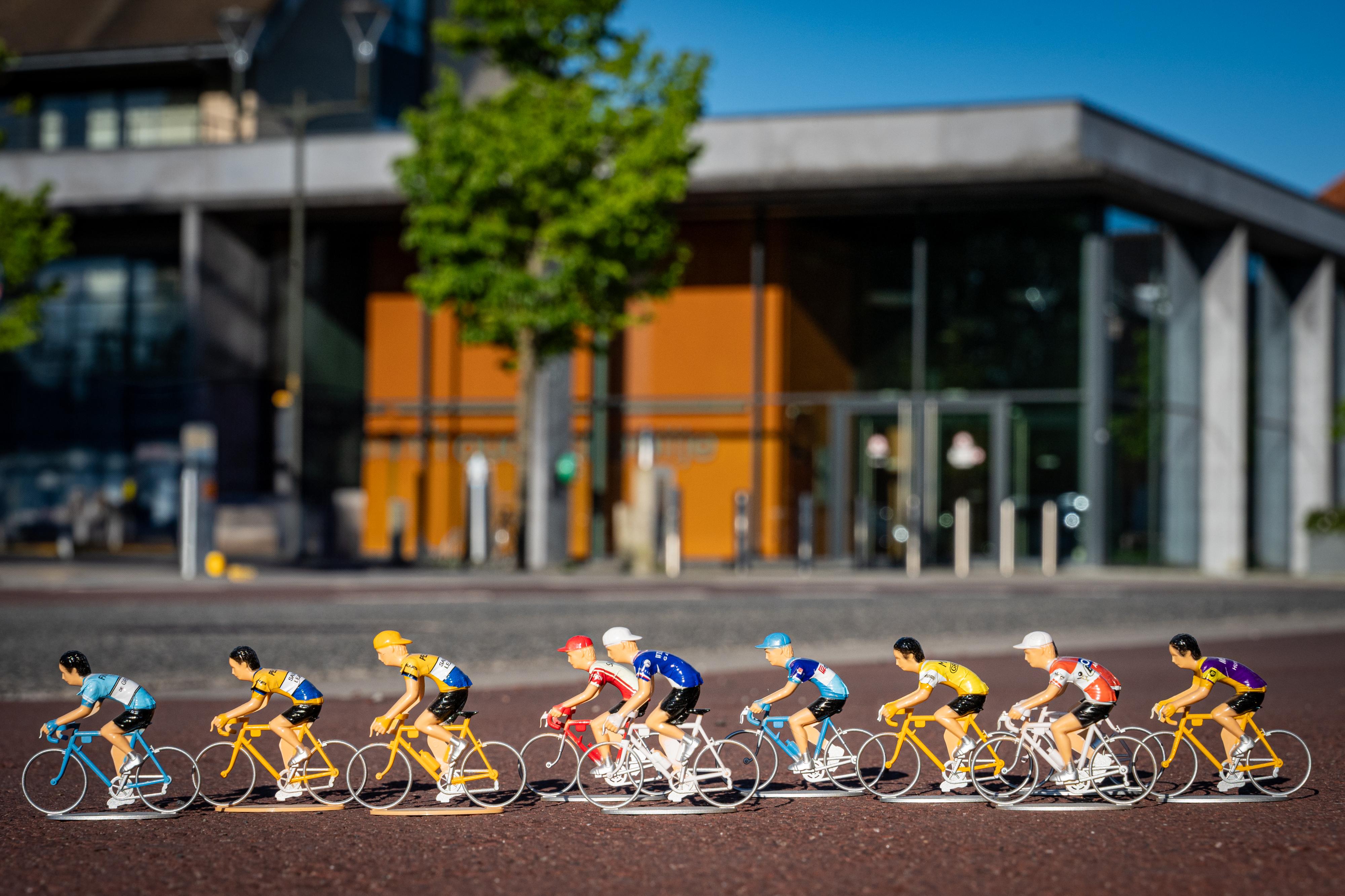 Terug van weggeweest: retrokoers in 't dorp | Tij-dingen